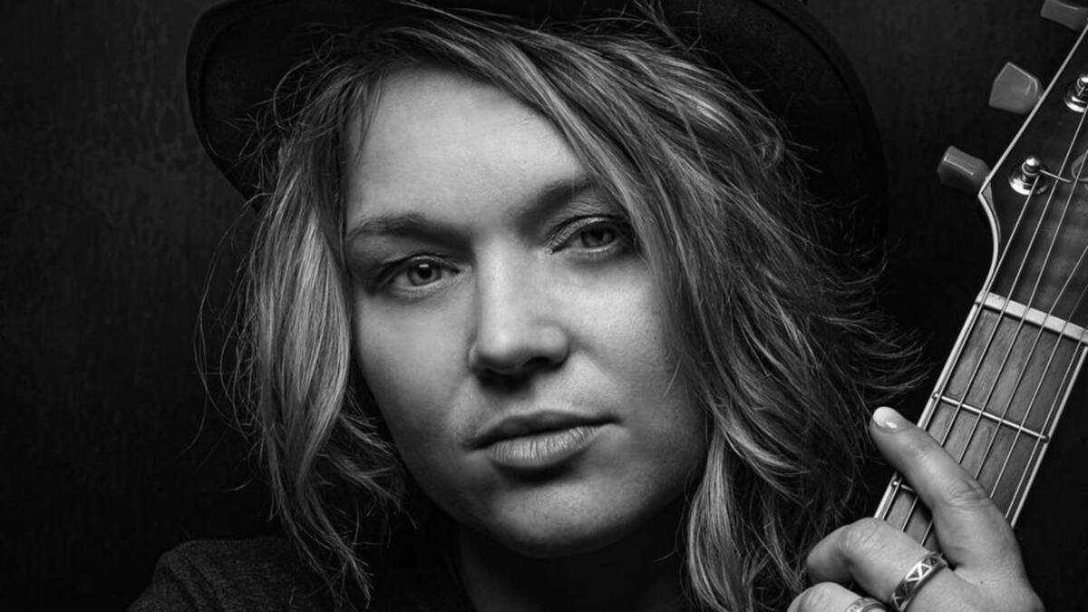 Crystal Bowersox bio: teeth, net worth, songs, where is she now? - Legit.ng
