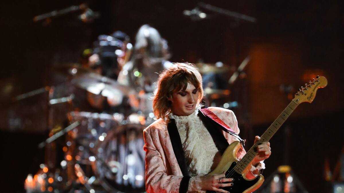 Thomas Raggi’s biography: age, height, partner, net worth, Maneskin ...