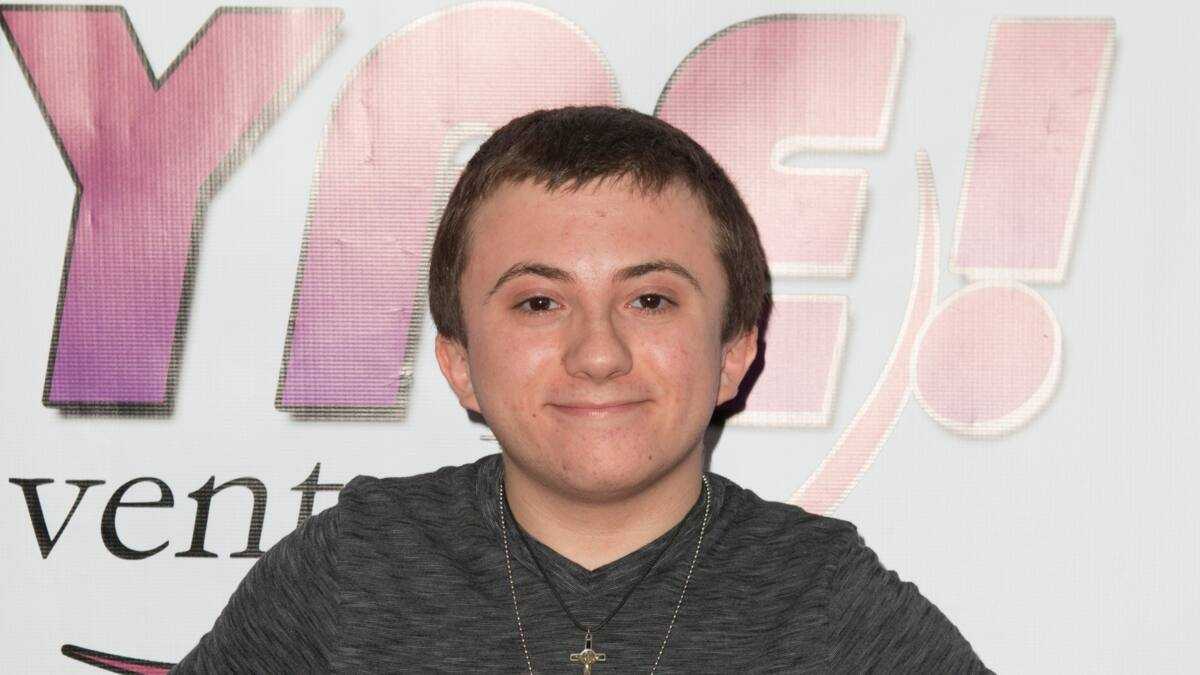 Atticus Shaffer's bio: age, height, net worth, girlfriend, condition ...