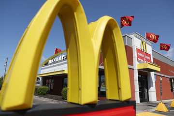 What was the first fast-food restaurant? 15 earliest fast food chains ...