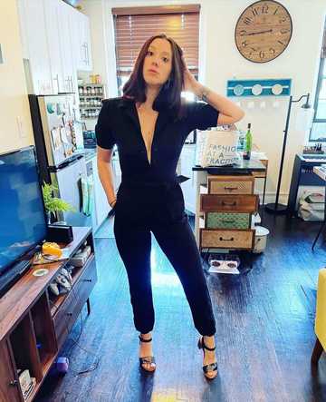 Emily Lynne’s biography: what is known about Kate McKinnon's sister ...