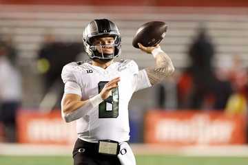 Top 12 best left-handed quarterbacks who are rare but remarkable - Legit.ng