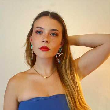 Mia Tomlinson’s biography: age, height, measurements, movies - Legit.ng