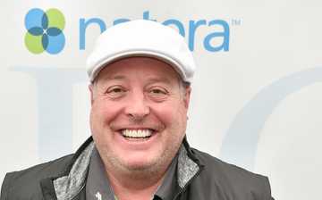 Meet Leslie Knipfing and Gary Joseph: Kevin James' siblings revealed ...