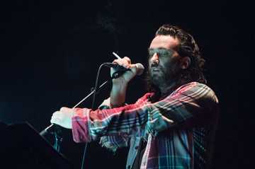 Biographie de Saez: tout sur le chanteur de Jeune et con! - Legit.ng