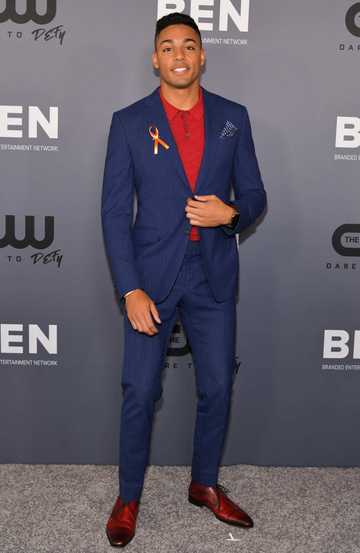 Michael Evans Behling’s bio: age, height, ethnicity, career, All ...