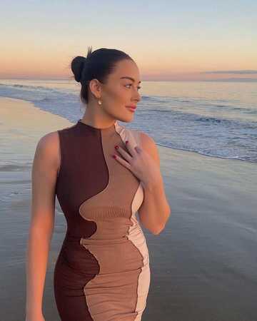 Brooke Schofield’s biography: age, parents, why is she famous? - Legit.ng