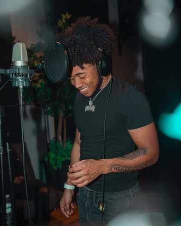 Smoothgio’s biography: age, height, real name, girlfriend, net worth ...