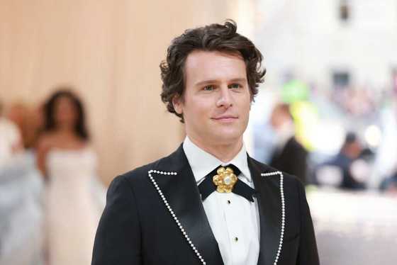 Who is Jonathan Groff’s partner? The actor’s dating history - Legit.ng