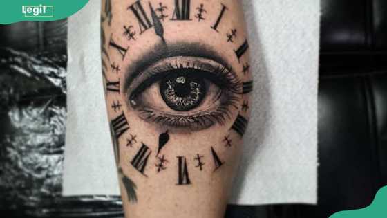 30 uniquely timeless clock tattoo designs and what they mean - Legit.ng