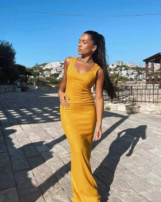 Aisha Mian’s biography: age, height, parents, twin, net worth - Legit.ng