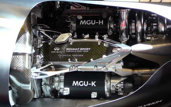How F1 engines work and their evolution from V10S to hybrid power units ...