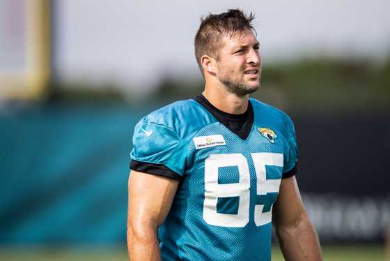 Top 12 best left-handed quarterbacks who are rare but remarkable - Legit.ng