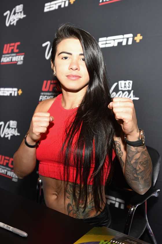 20 Best female MMA fighters in the world: most beautiful women fighters ...