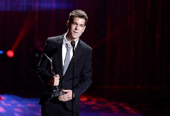 Liam James’ biography: age, height, net worth, movies and TV shows ...