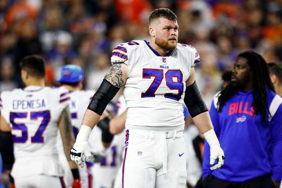 Who is the tallest NFL player? 25 tallest players of all time - Legit.ng