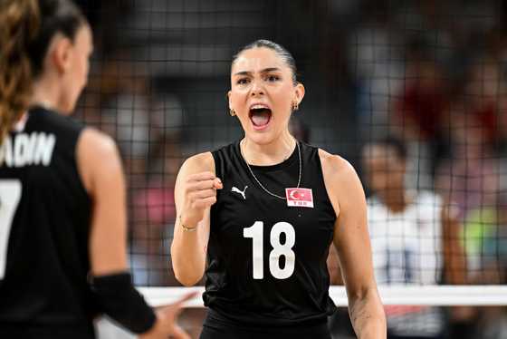 Zehra Gunes' biography: height, age, net worth and son - Legit.ng