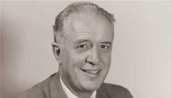 Meet Stephen Colbert siblings and parents: a look at his family ...