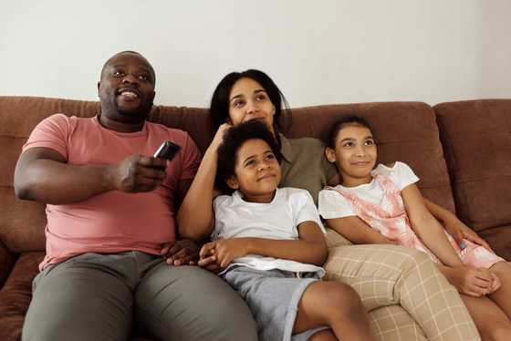 Satellite Free-to-air channels, their frequencies, Stations and ...