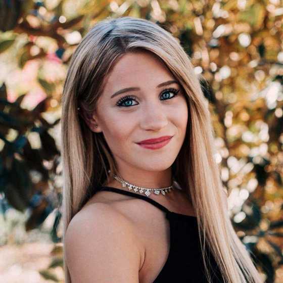Lizzy Wurst biography: Age, height, mom, boyfriend, net worth - Legit.ng