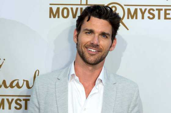 33 male Hallmark actors: The channel’s most popular leading men - Legit.ng