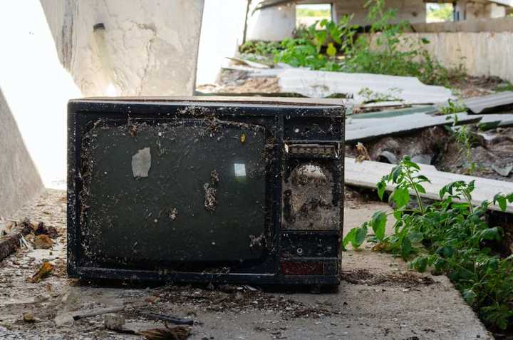 What to do with broken TV: ways to deal with the old appliance - Legit.ng