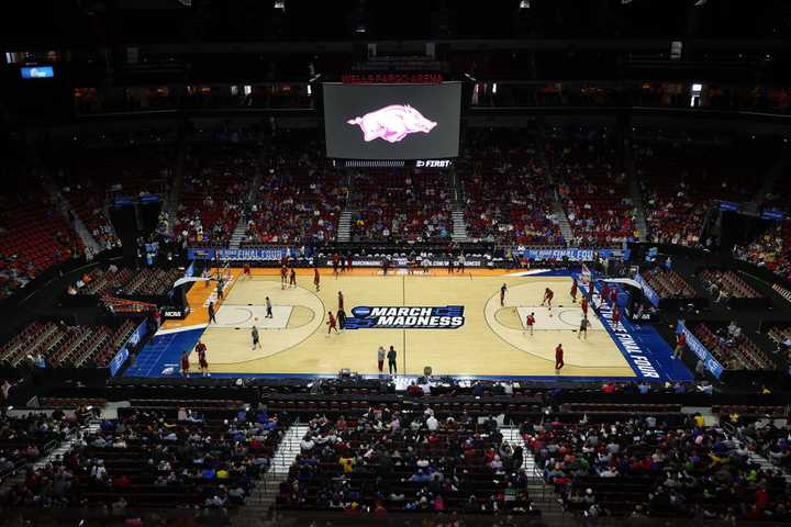 15 biggest college basketball arenas: inside NCAA's courts of giants ...