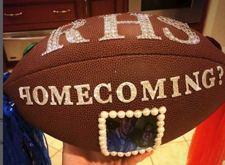 30 homecoming poster ideas: cute, funny and romantic designs to ...