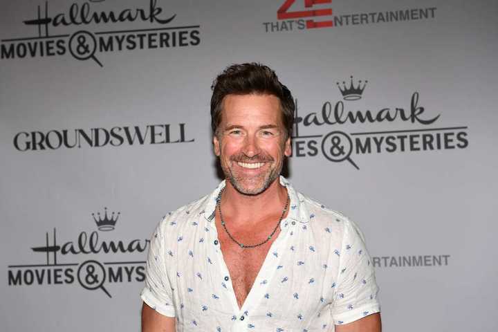 33 male Hallmark actors: The channel’s most popular leading men - Legit.ng