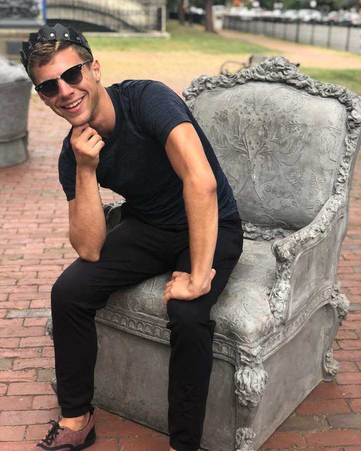Eric Mondo’s biography: what is known about Brad Mondo’s brother ...