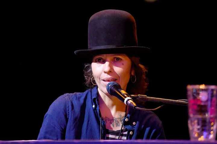 Linda Perry bio: age, net worth, wife, siblings - Legit.ng