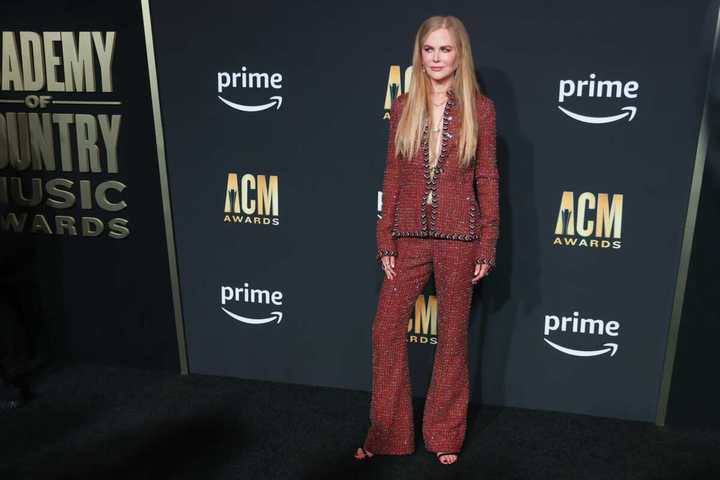 30 tallest actresses in the world: women of impressive stature - Legit.ng