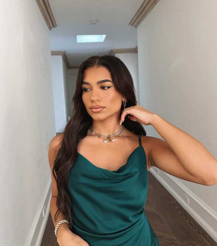 Aisha Mian’s biography: age, height, parents, twin, net worth - Legit.ng