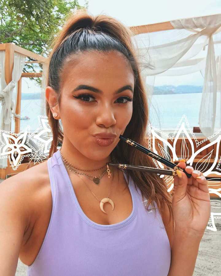 Adelaine Morin’s biography: age, height, birthday, ethnicity, parents ...