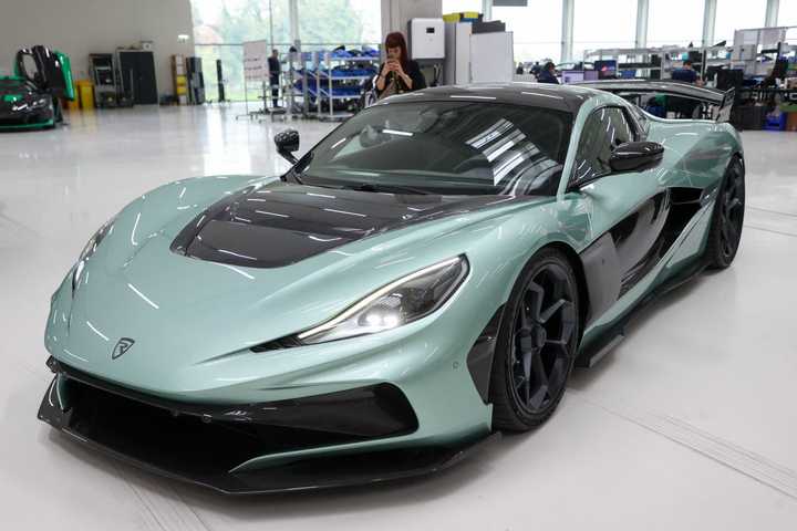 Top 25 coolest cars in the world (with photos) and their top speed ...