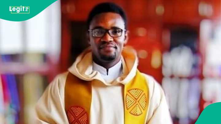 Catholic Priest Explains Meaning of Papal Cap 'Donald Trump' Wore in ...