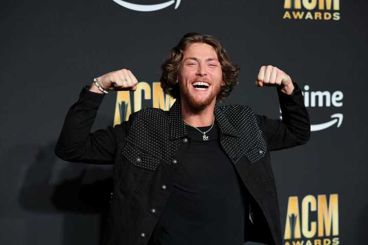 Bailey Zimmerman’s age, height, net worth, is he married? - Legit.ng