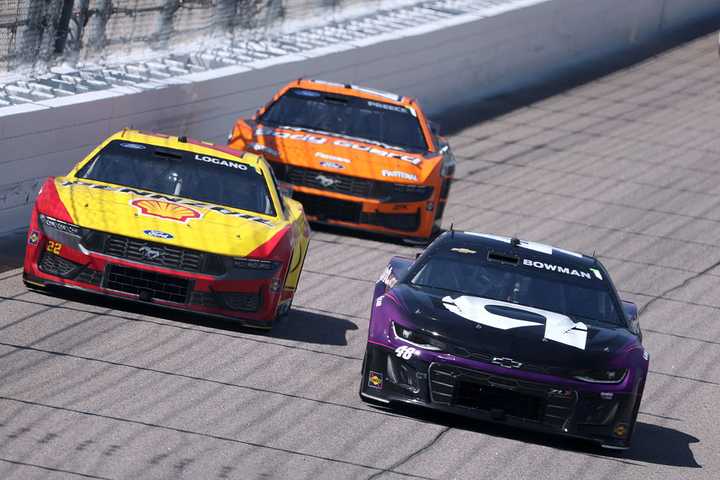 How fast do NASCAR cars go compared to F1? The mindblowing speeds ...
