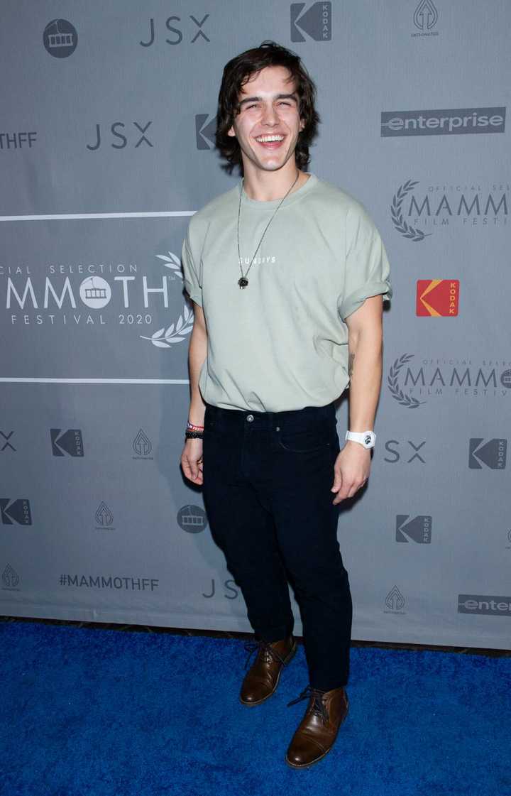 Charlie Gillespie bio: age, height, family, where does he live? - Legit.ng