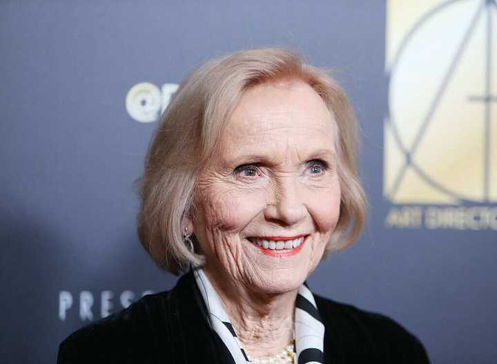 20 oldest living celebrities: famous people who are well over 90 - Legit.ng