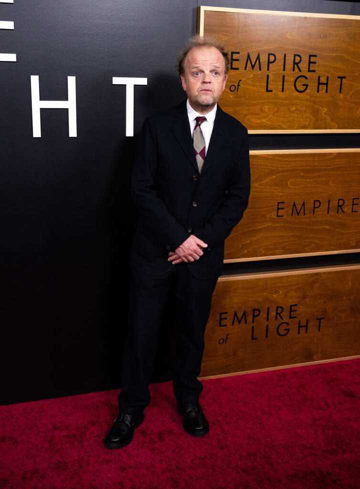 Short actors: 30 famous celebrities who are well under 6 feet - Legit.ng