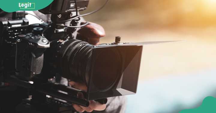 How long does it take to film a movie? Breaking down film timelines ...