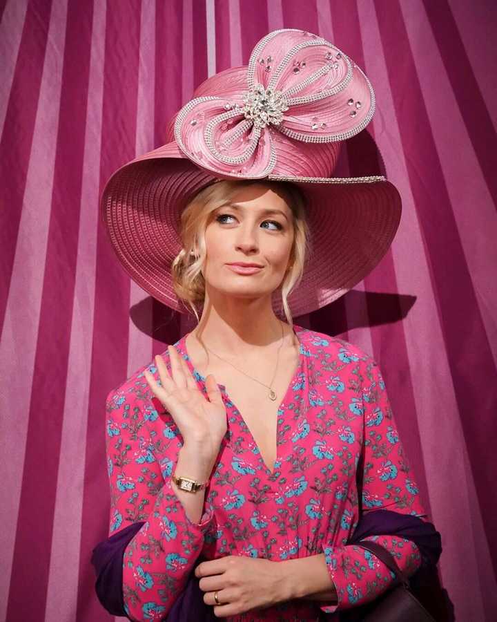 Beth Behrs bio: age, height, net worth, husband - Legit.ng