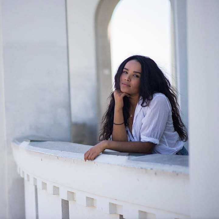 Zoe Robins’ biography: age, height, heritage, partner, son - Legit.ng