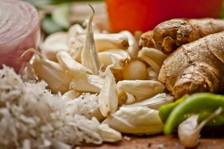 Top 15 benefits of ginger and garlic mixture you should know - Legit.ng