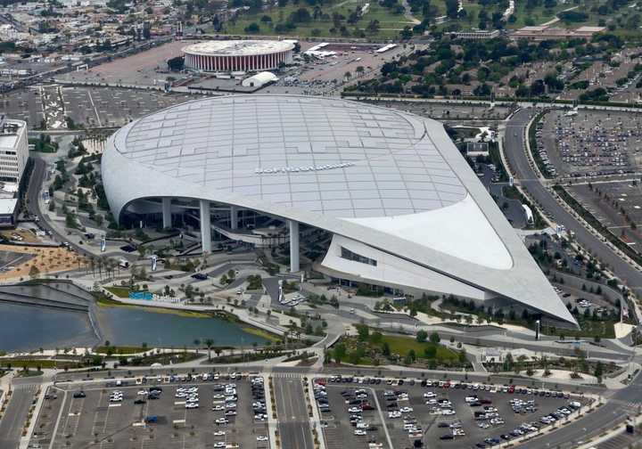 What is the biggest NFL stadium? Ranking NFL stadia by size and ...