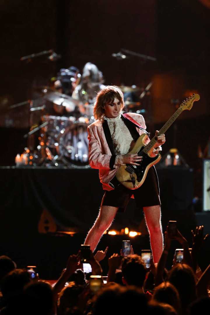 Thomas Raggi’s biography: age, height, partner, net worth, Maneskin ...