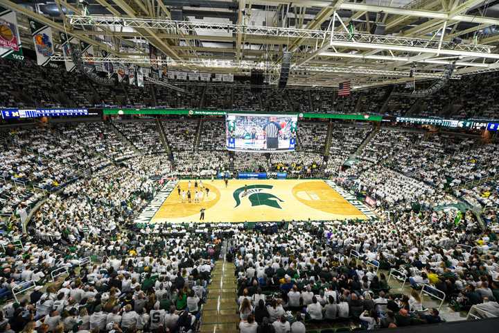 15 biggest college basketball arenas: inside NCAA's courts of giants ...