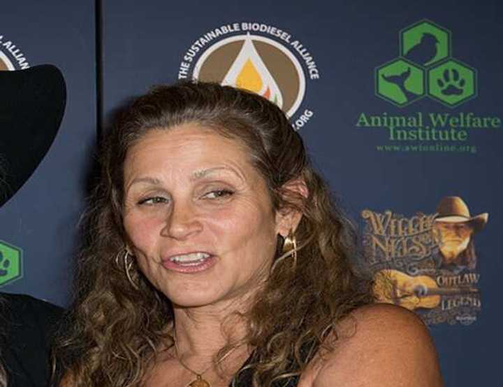 Annie D'Angelo biography: Who is Willie Nelson’s much younger wife ...