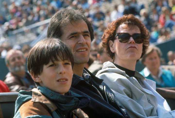 Que devient Catherine Morlet, discrète première femme de Goldman ...